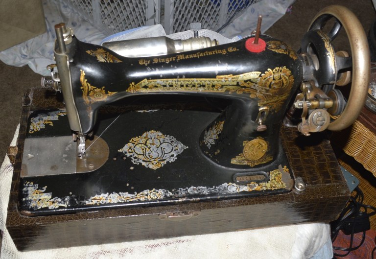 Restoration of an Antique Victorian 1894 Singer Model 15-30 Sewing ...