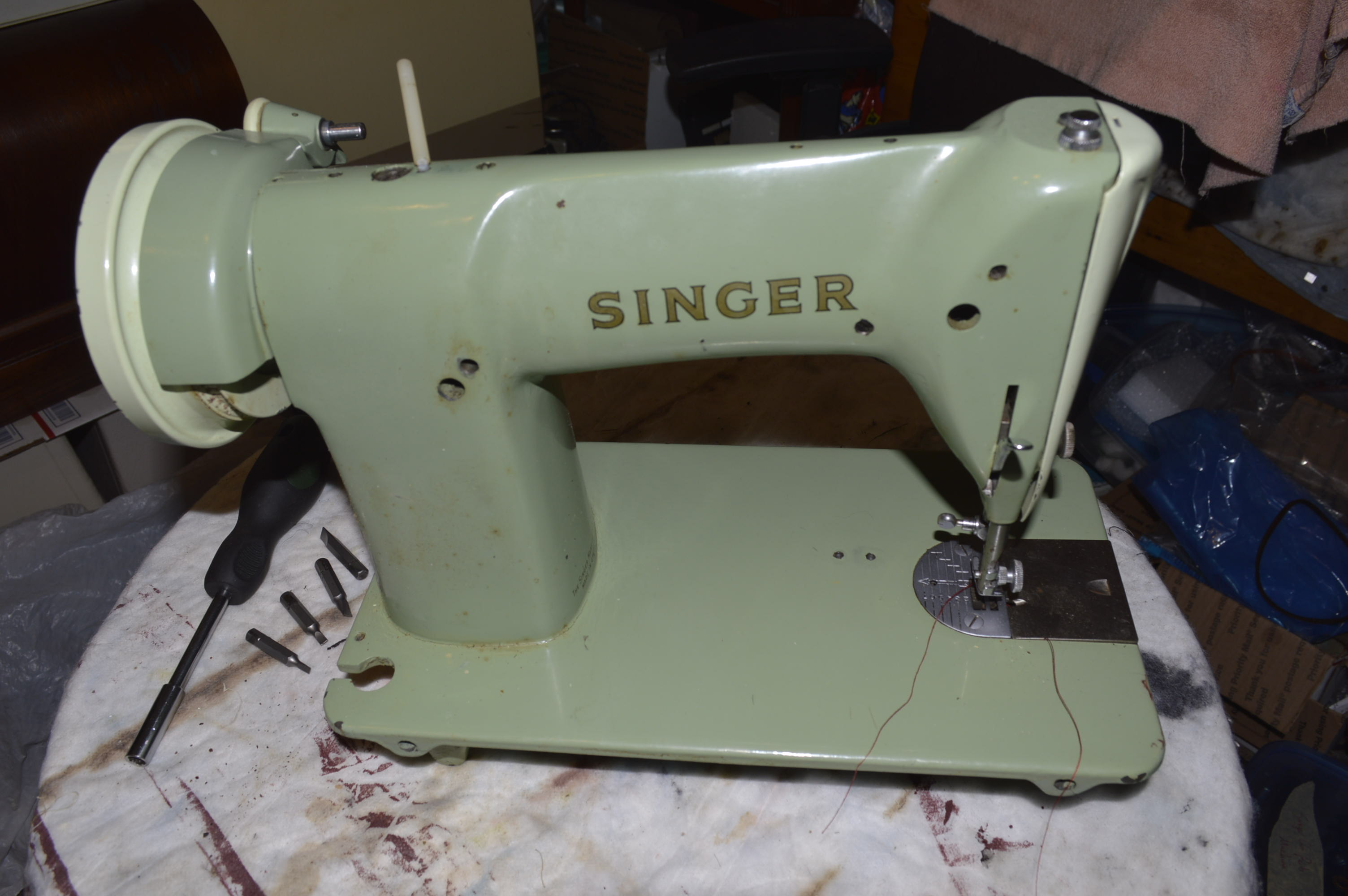 Restoration of a 1958 Vintage Singer Model 185K – Professionally ...