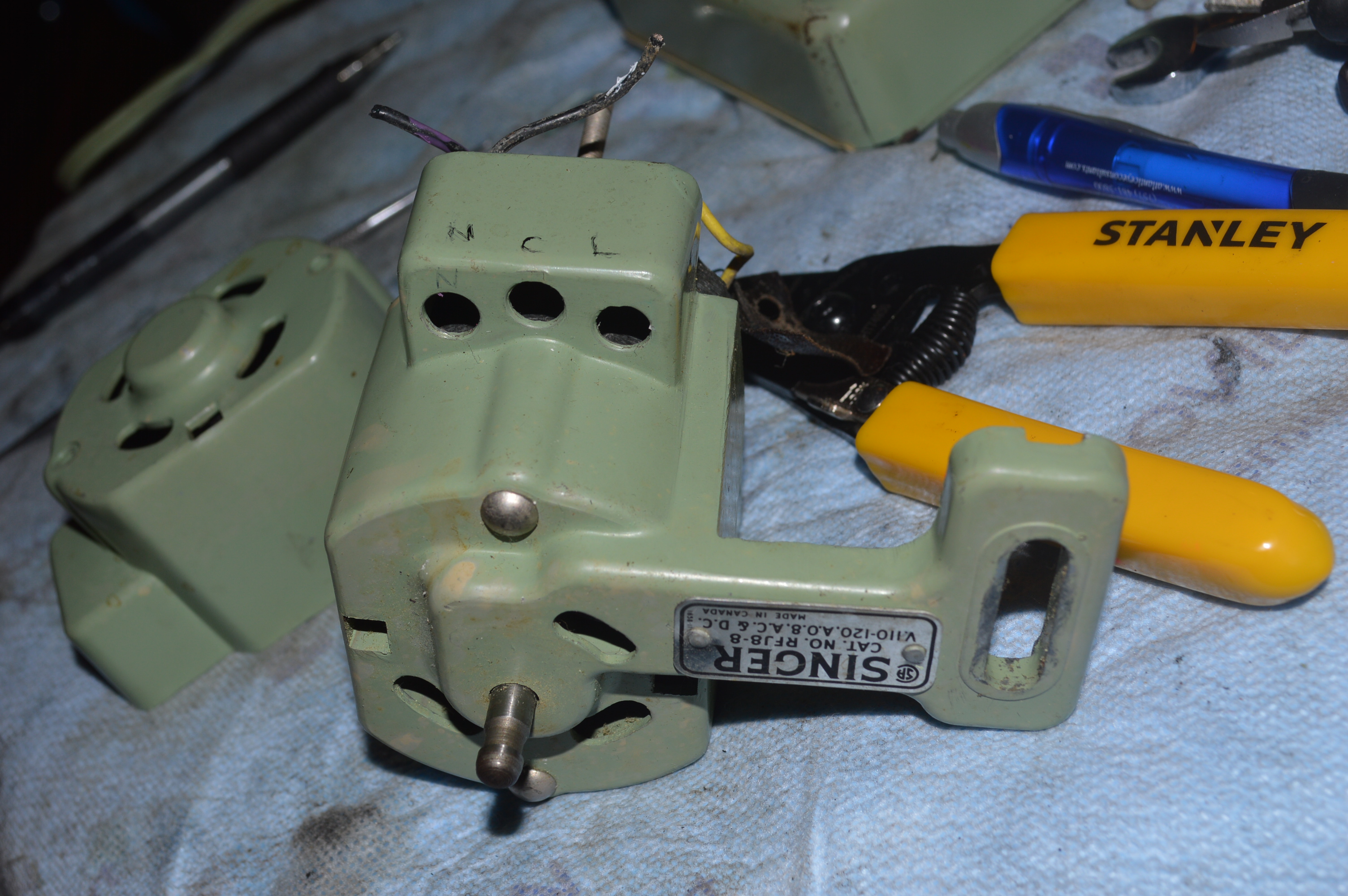 Restoration of a 1958 Vintage Singer Model 185K – Professionally ...