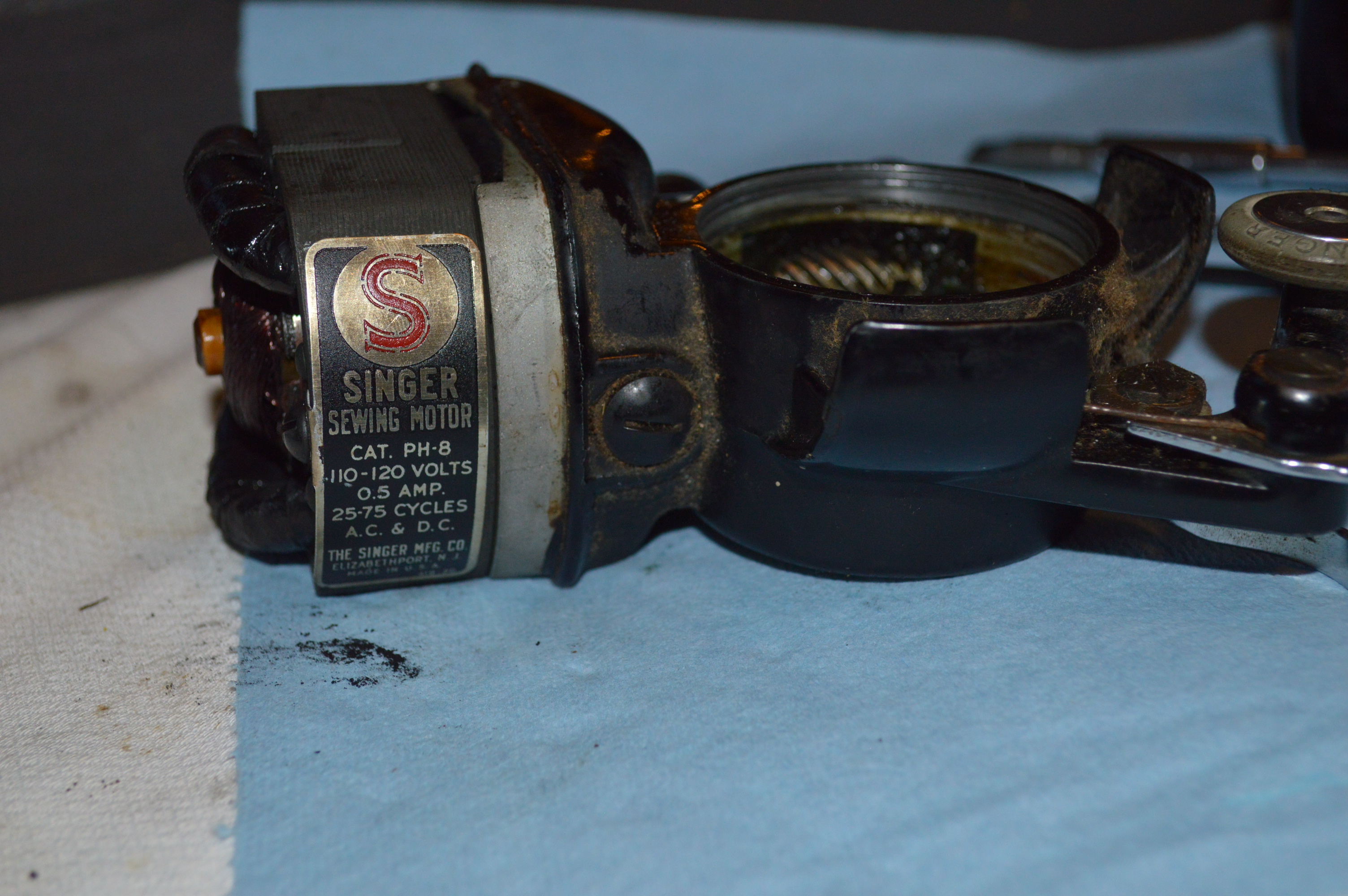 A Tutorial – Restoration of a Vintage Singer Model 201-2 and 15-91 ...