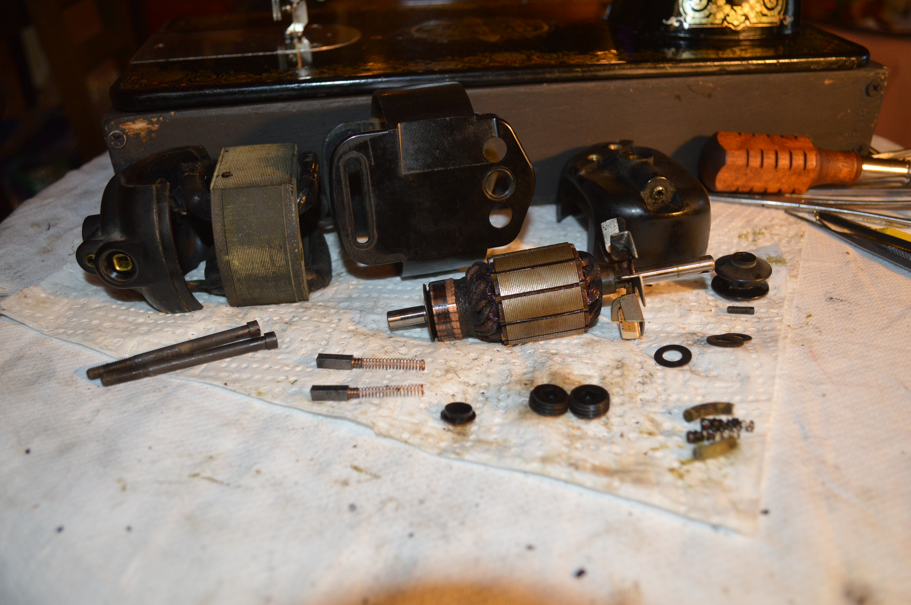 A Tutorial – Restoring a Vintage Singer Grease Wick Sewing Machine ...