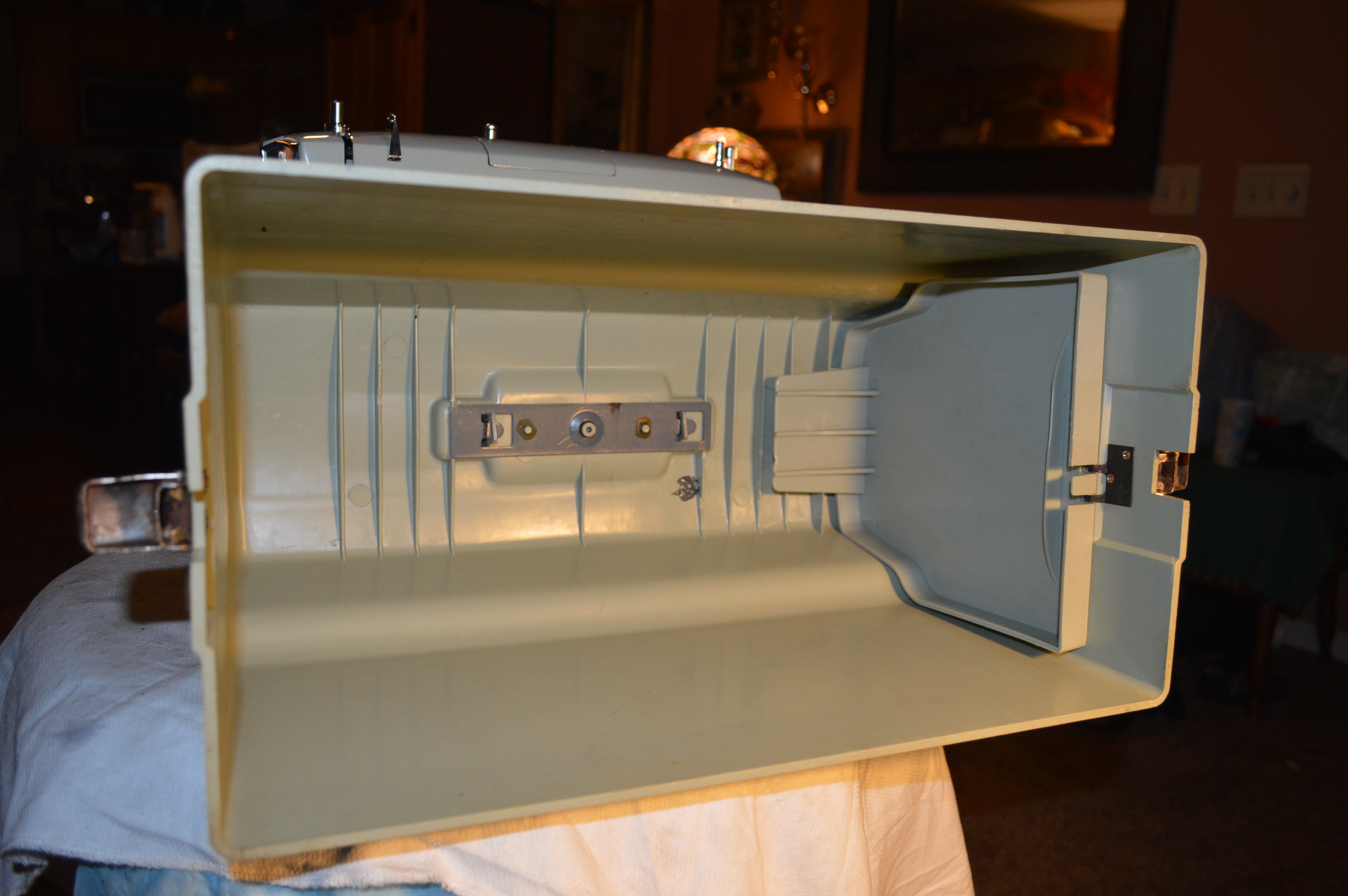 A Tutorial – Kenmore Sewing Machine Cases… There is a Surprise Inside ...