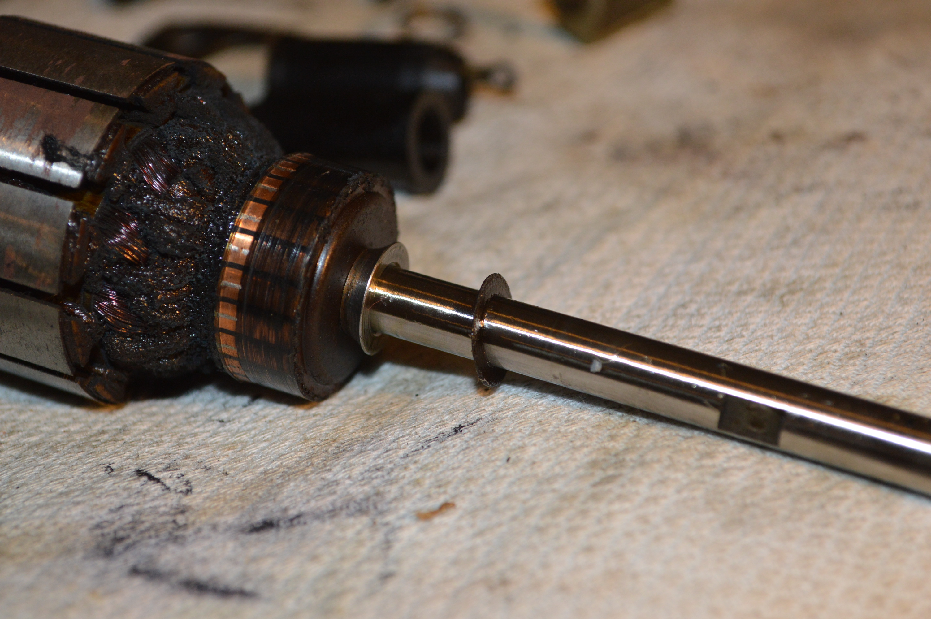 A Tutorial – Restoration of a Vintage Singer Model 201-2 and 15-91 ...