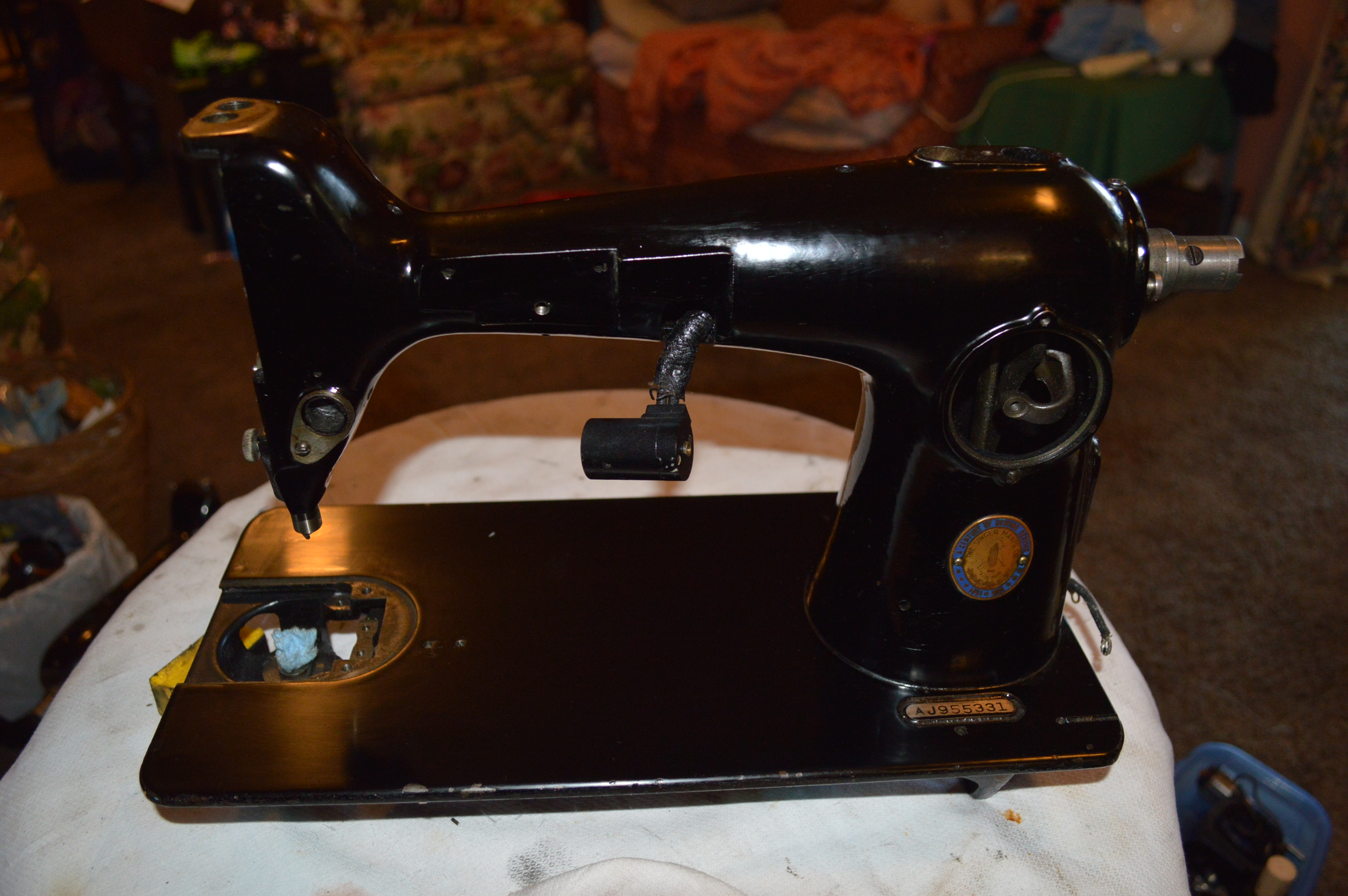 Restoration of Carole’s 1950 Vintage Singer 201-2… New Paint and Decals ...