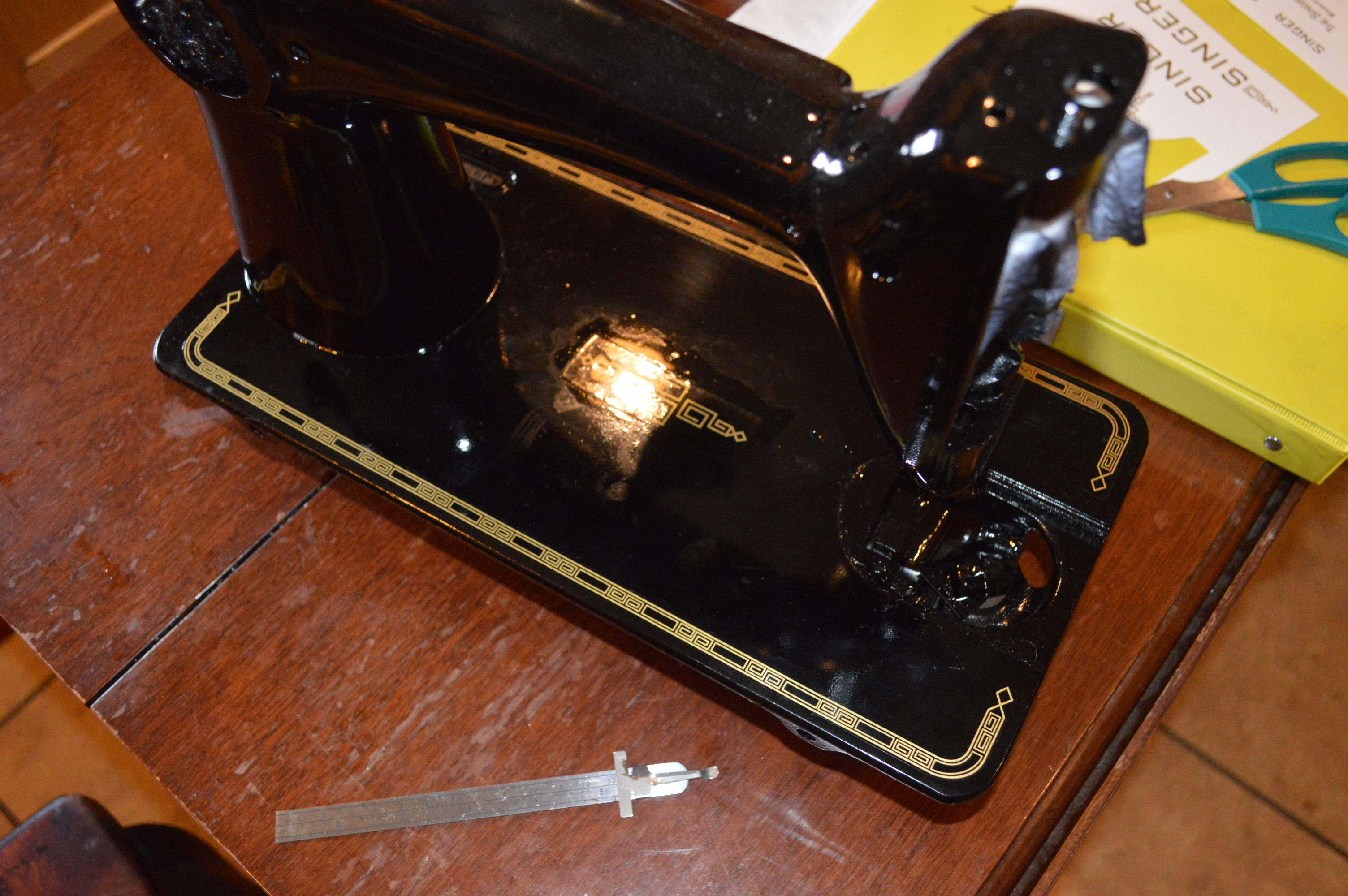 Restoration of Carole’s 1950 Vintage Singer 201-2… New Paint and Decals ...