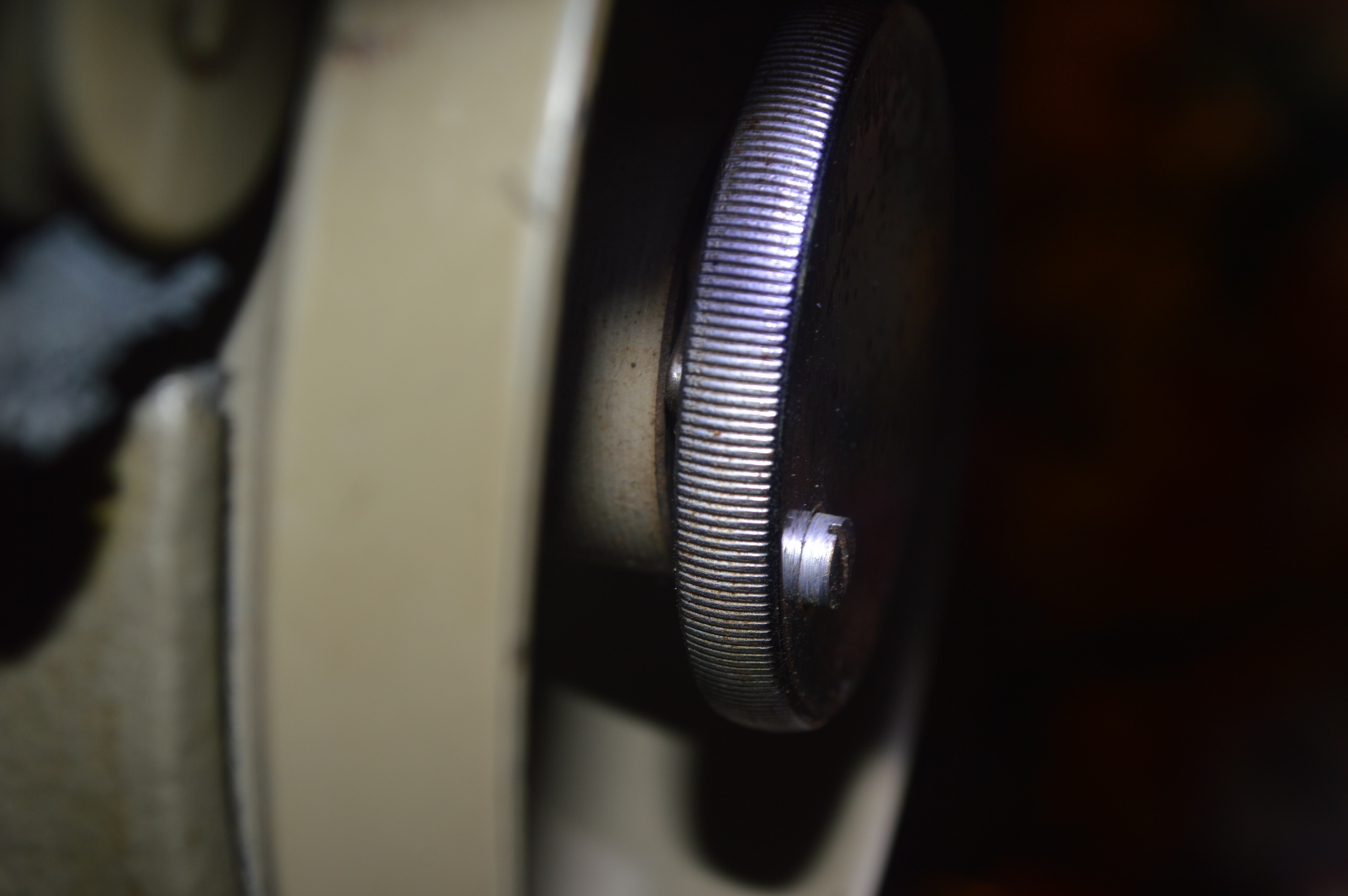 A Tutorial – Replacing the Motor Belt on a Singer Model 328K “Stylemate ...