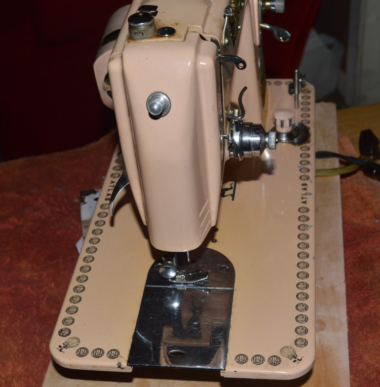 Restoration of a 1950’s-60’s Pink Atlas Precision Sewing Machine ...