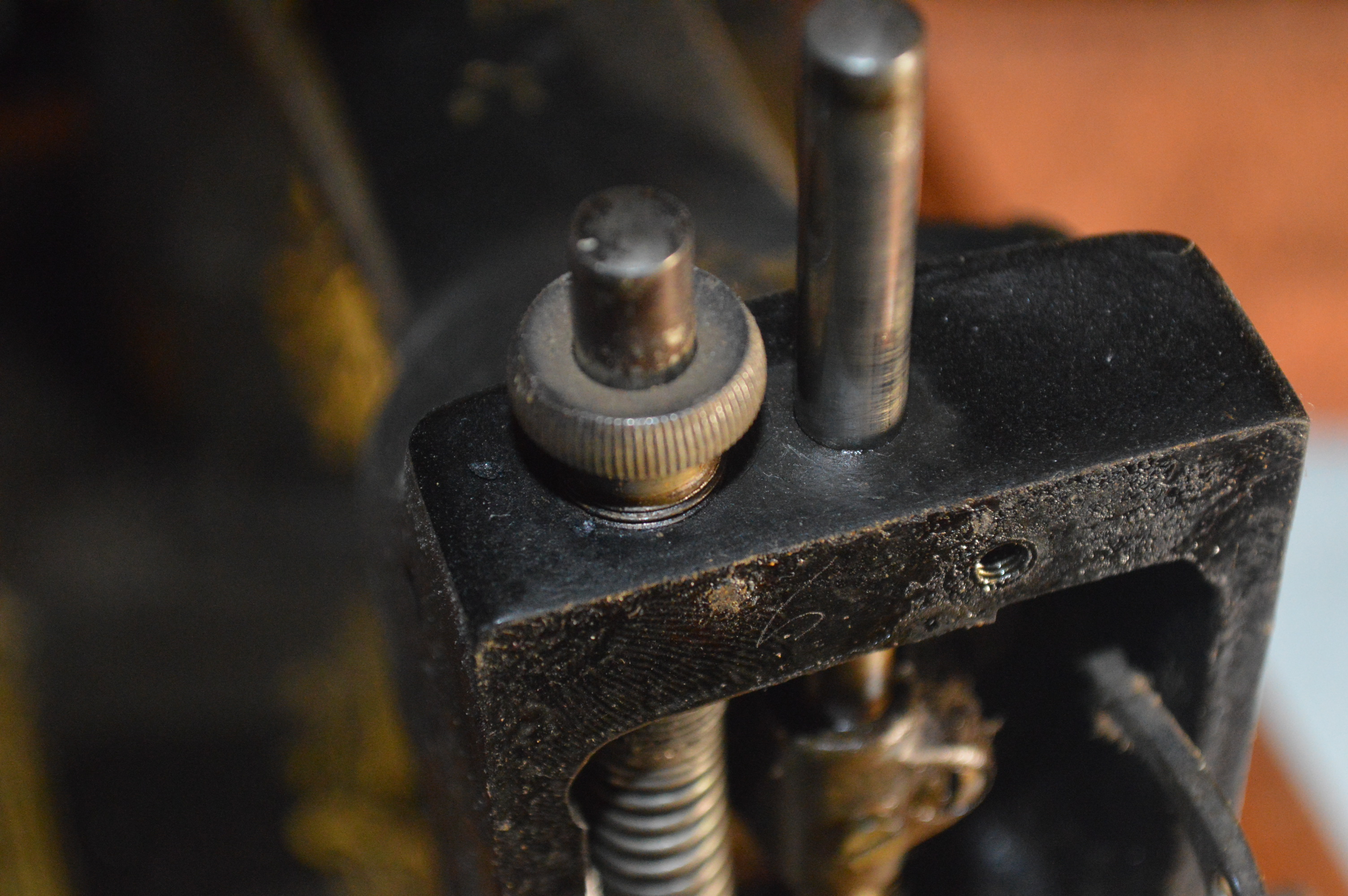 A Tutorial – Adjusting the Presser Foot Height on a Singer Model 27 ...