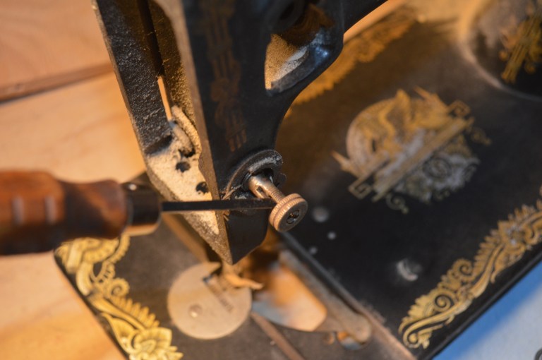 A Tutorial – Disassembling and Cleaning a Singer Model 27 Tension ...