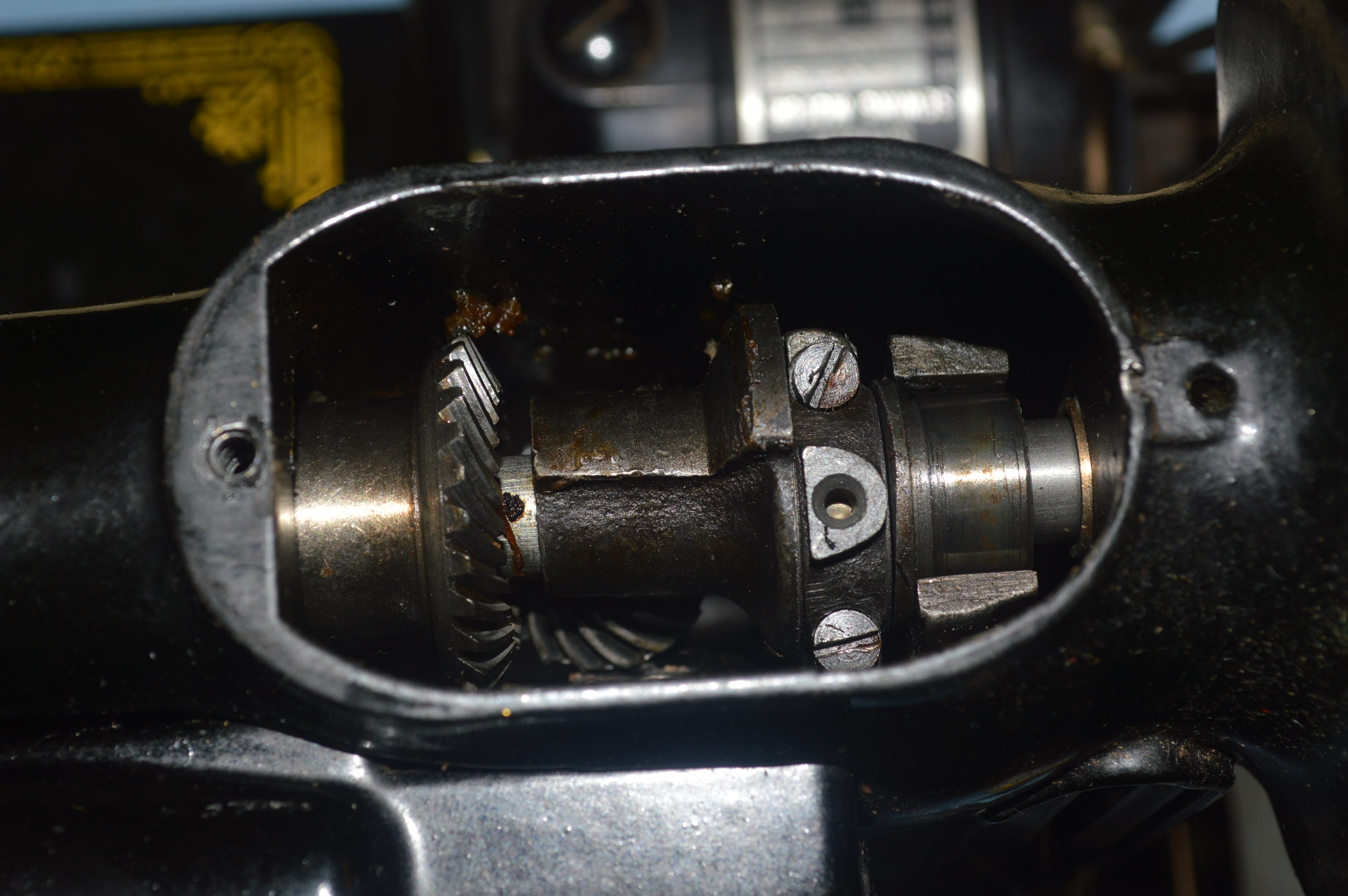 Conservation of a “Rare” 1953 Vintage Singer Model 221 “Featherweight ...