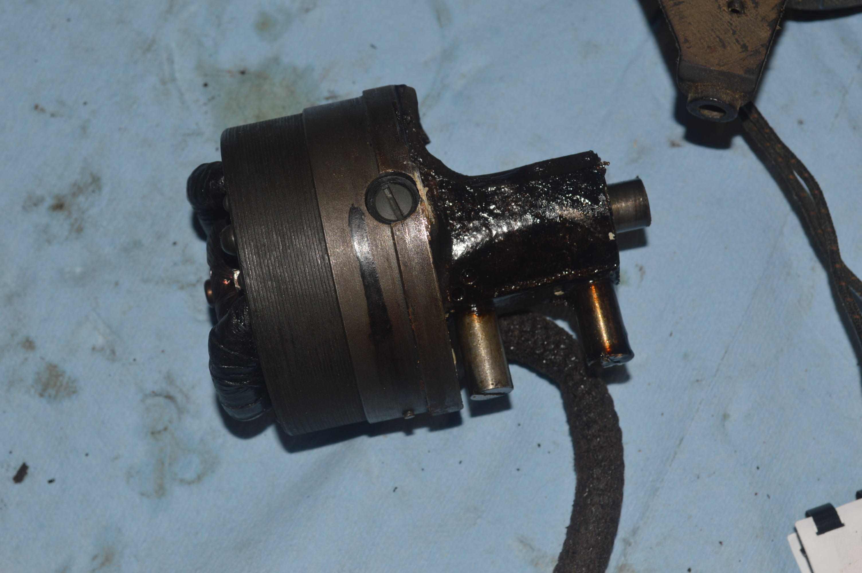 A Tutorial – How to Restore a Singer Model 101 “Potted” Motor ...