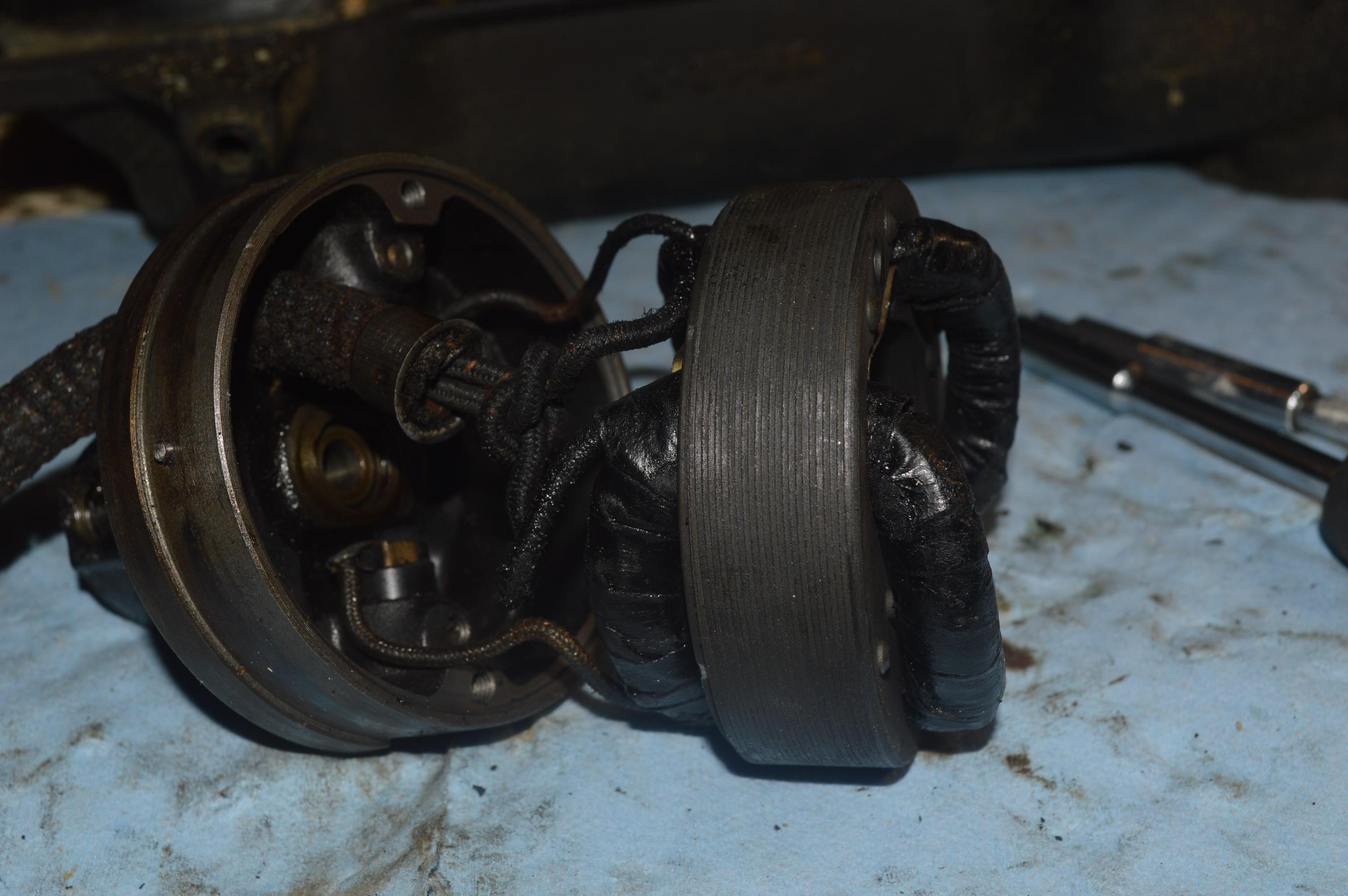 A Tutorial – How to Restore a Singer Model 101 “Potted” Motor ...