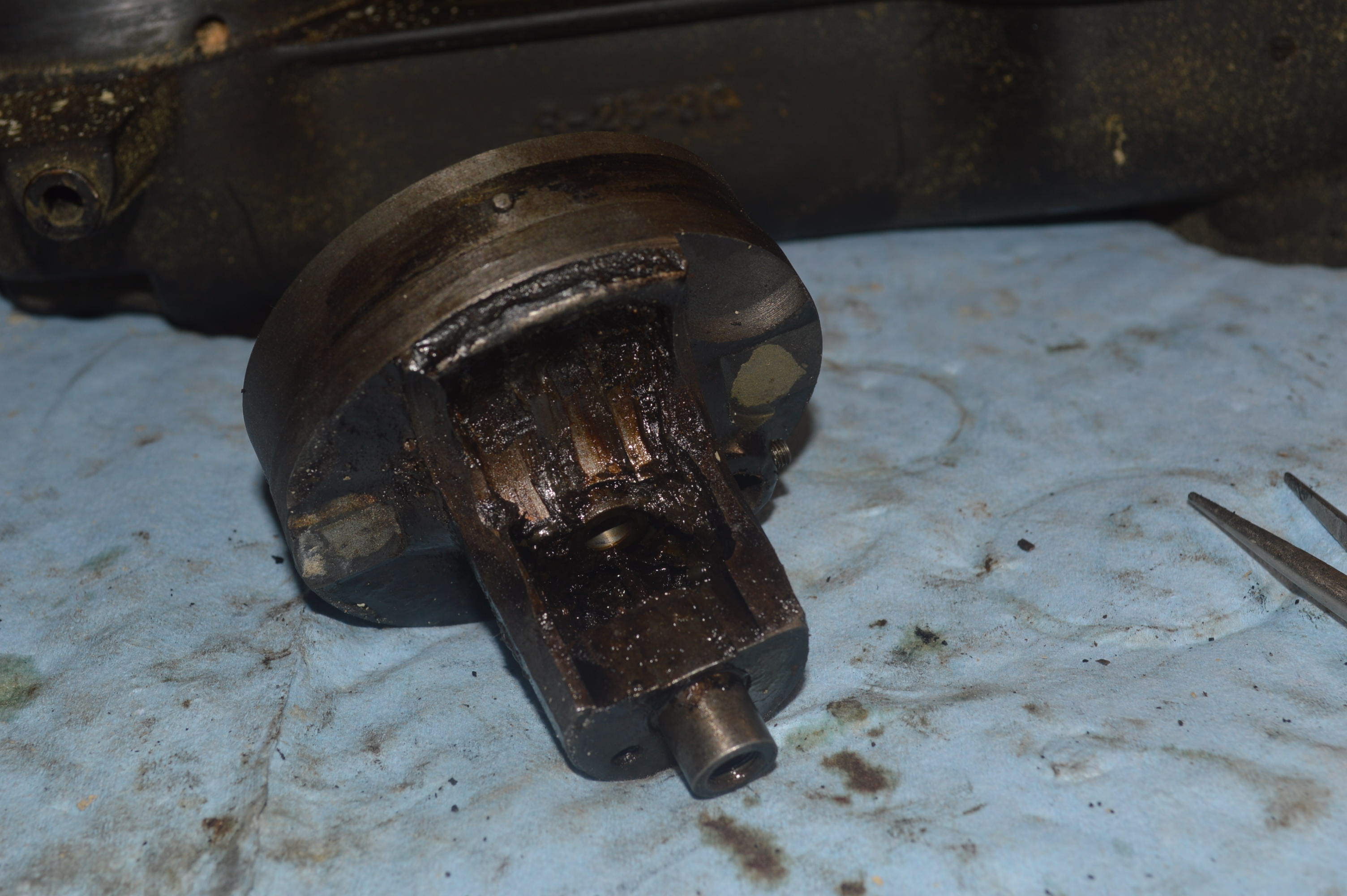 A Tutorial – How to Restore a Singer Model 101 “Potted” Motor ...