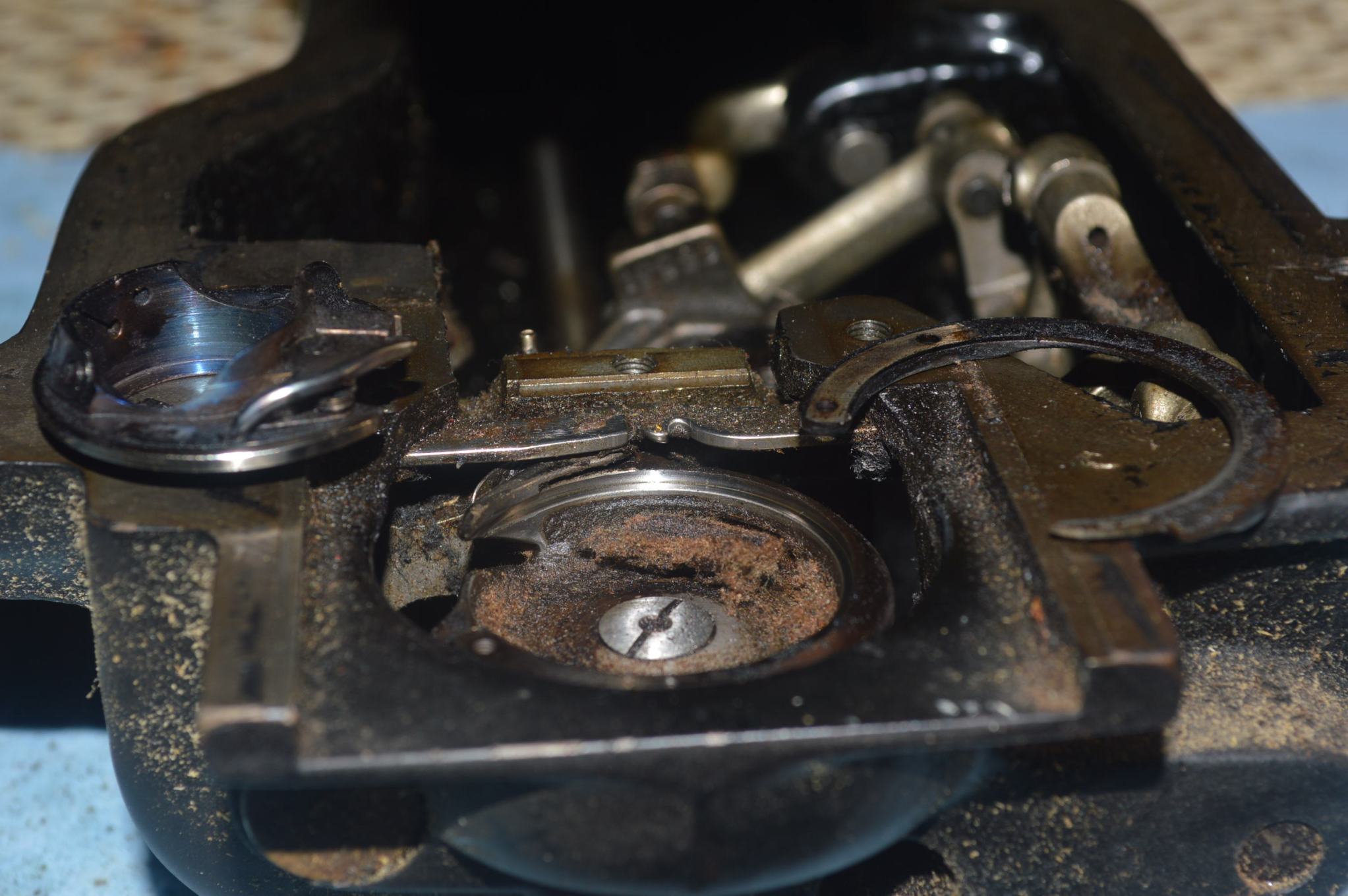Restoration of a 1930 Vintage Singer Model 101 Sewing Machine ...