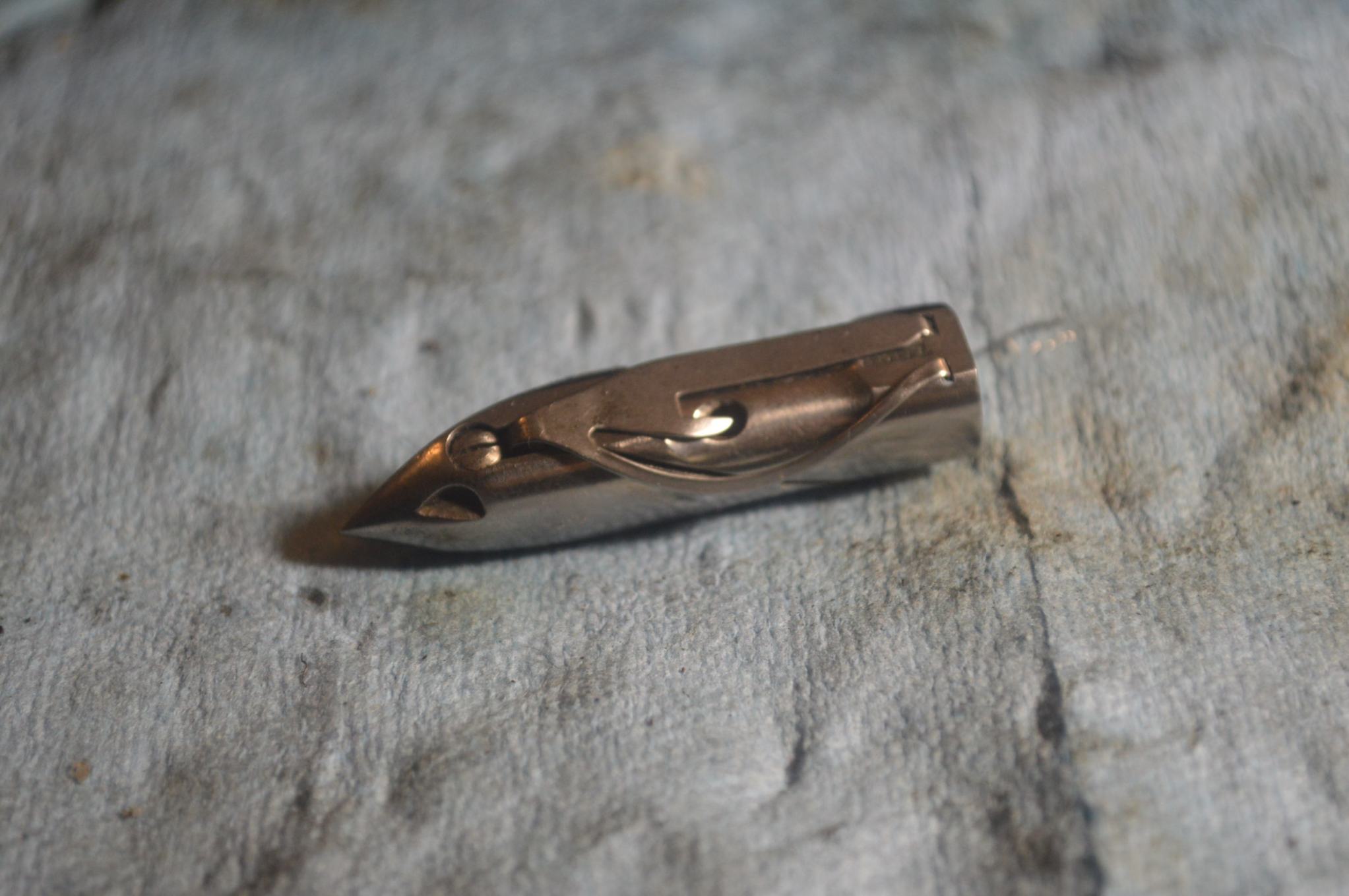 A Tutorial – Cleaning the Bobbin Shuttle from a Singer Vibrating ...