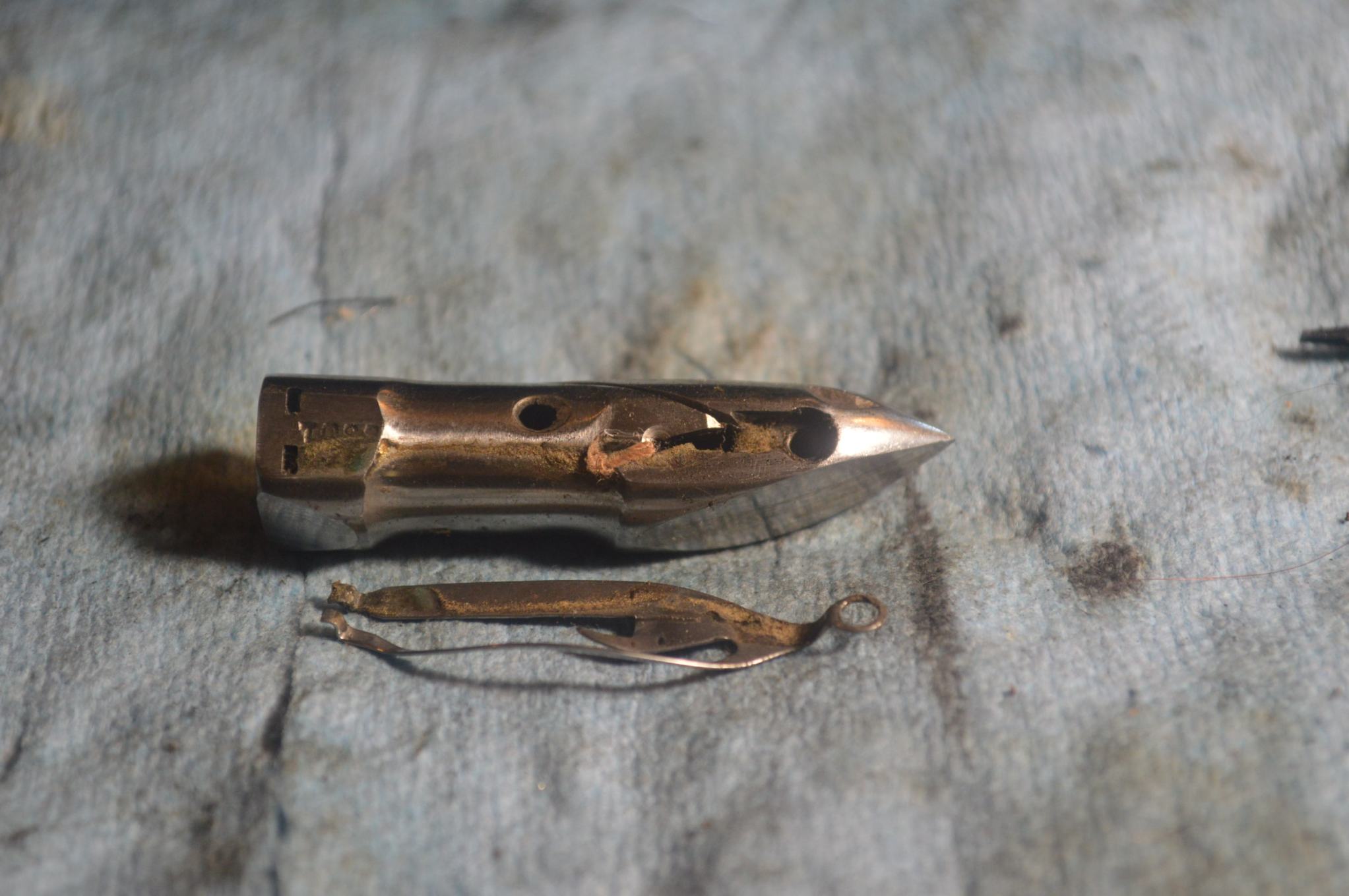 A Tutorial – Cleaning the Bobbin Shuttle from a Singer Vibrating ...