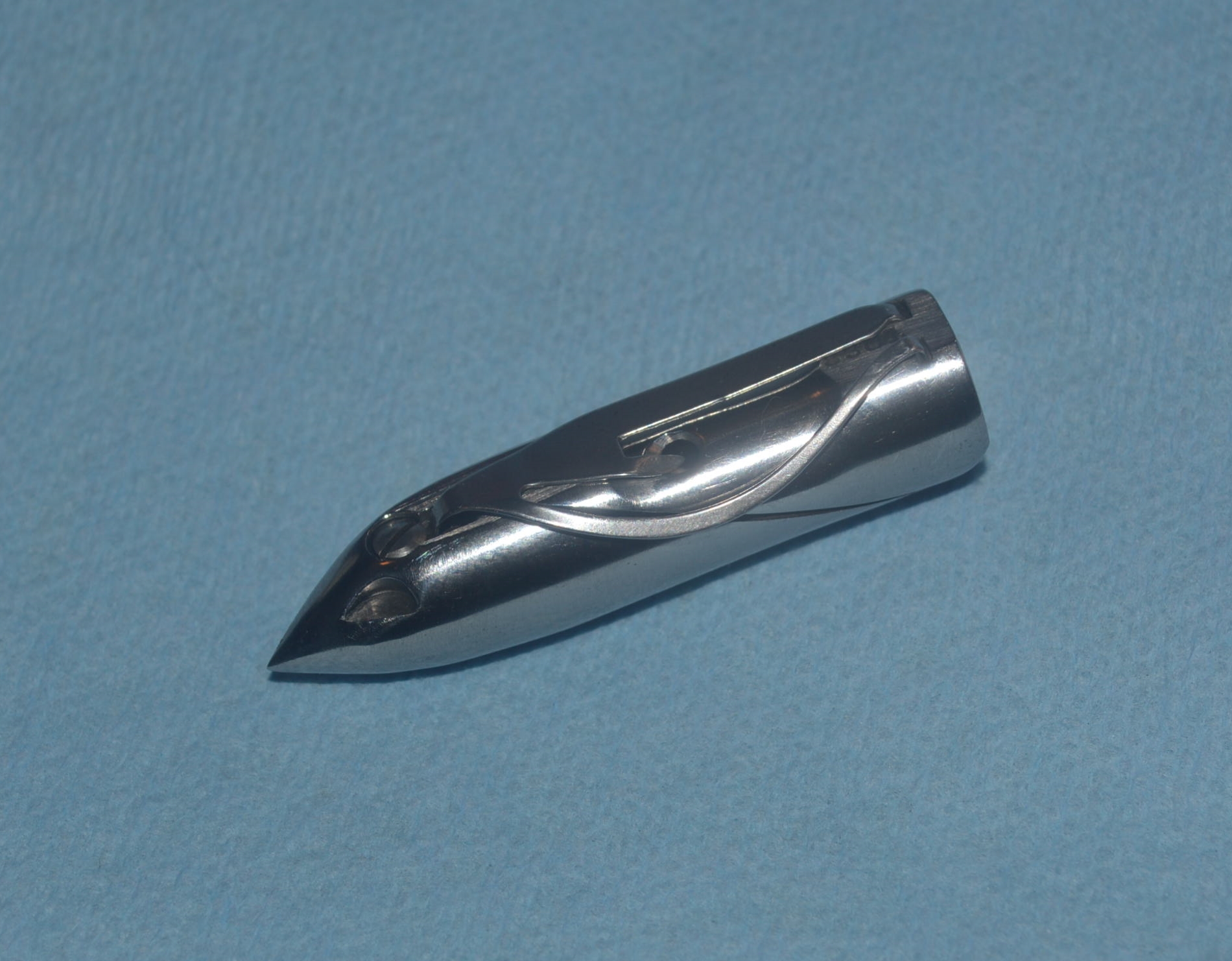 A Tutorial – Cleaning the Bobbin Shuttle from a Singer Vibrating ...