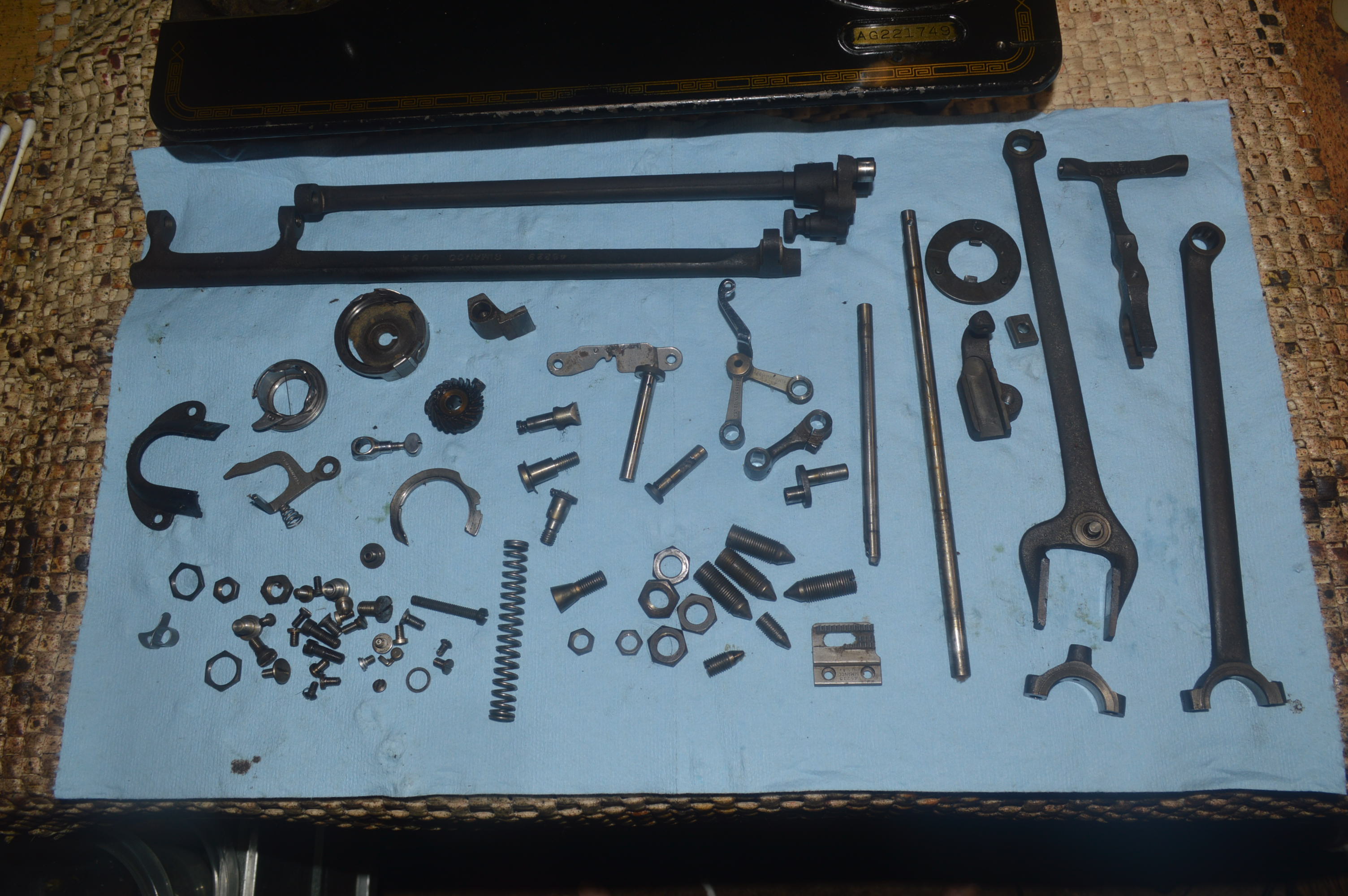 Restoration of a Vintage 1941 Singer Model 201-2… Meet Lola ...